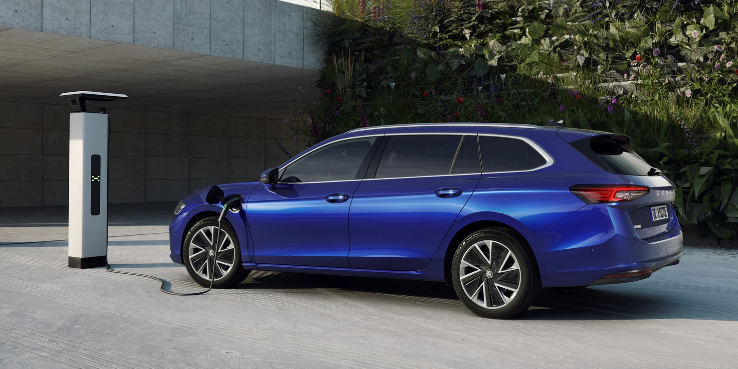 Der koda Superb Combi iV Flaggschiff mit Plug in Hybrid